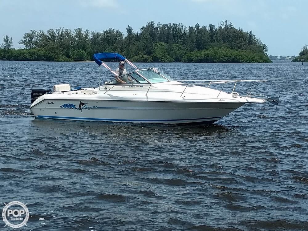 1996 Sea Ray 24 Laguna Power boat for Sale in Siesta Key, FL