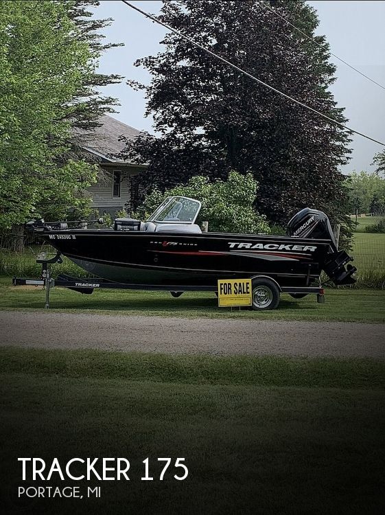 2017 Tracker Pro Guide V-175 Combo Fishing boat for Sale in Portage, MI