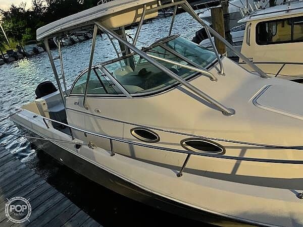 1996 Pro-Line 251 Power boat for Sale in Bayport, NY