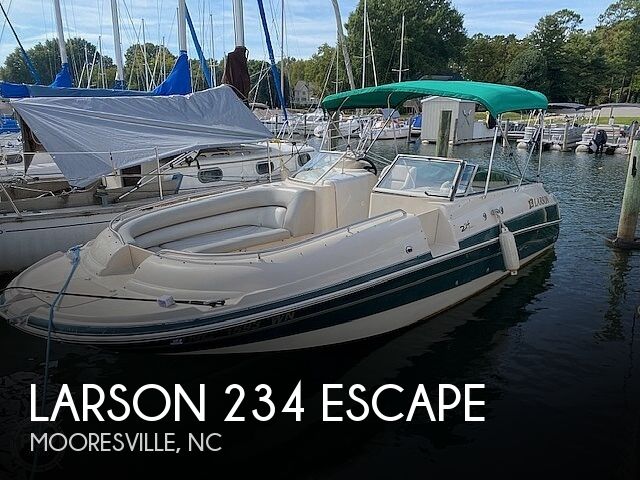 2001 Larson 234 ESCAPE Deck Boat for Sale in Mooresville, NC