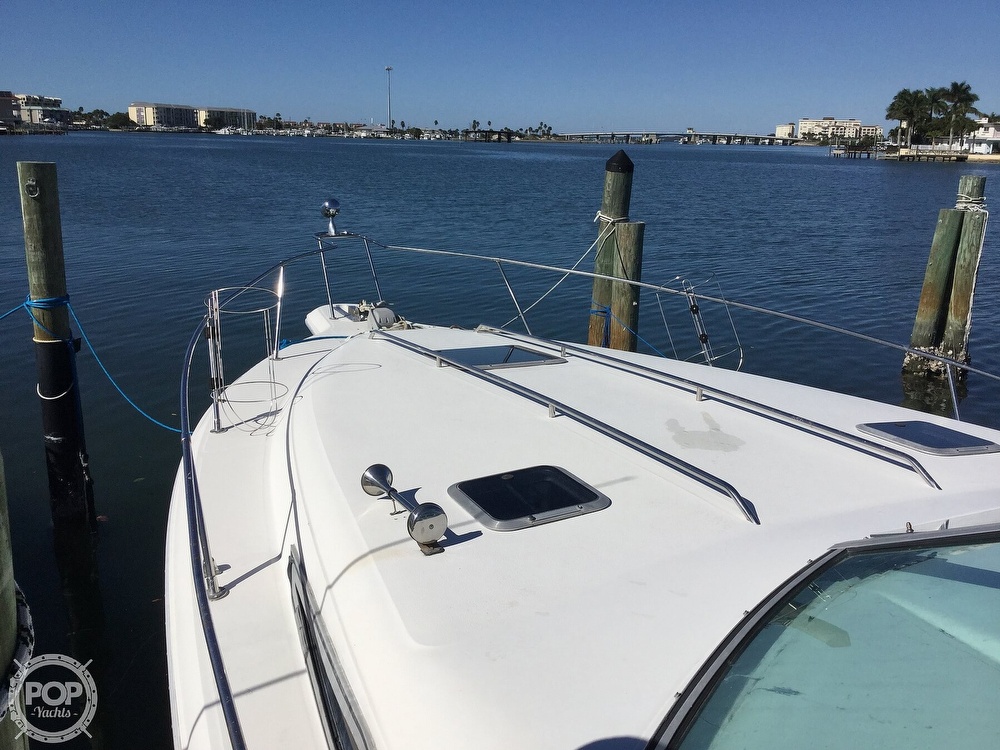1990 36 foot Sea Ray Sundancer Power boat for Sale in Madeira Beach, FL