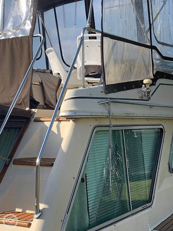 1982 Sea Ray 355T Sedan Fishing boat for Sale in Tice, FL