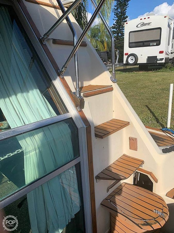 1982 Sea Ray 355T Sedan Fishing boat for Sale in Tice, FL