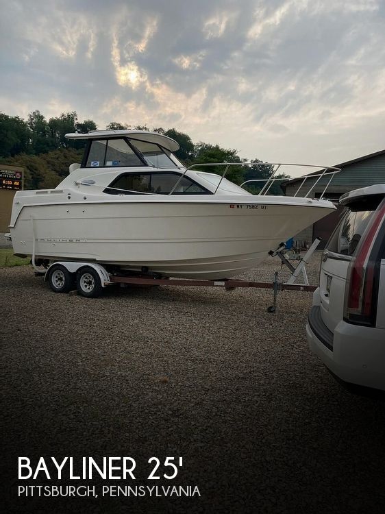 2003 25 foot Bayliner Ciera Hard Top Power boat for Sale in Plum, PA