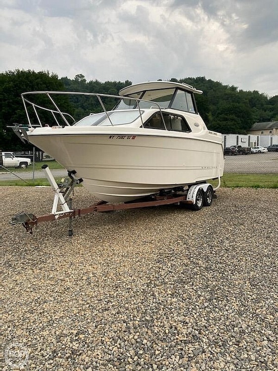 2003 25 foot Bayliner Ciera Hard Top Power boat for Sale in Plum, PA