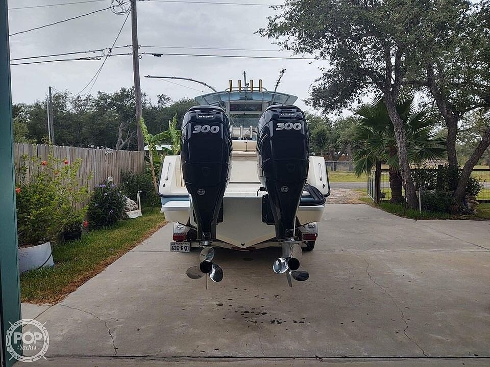 1999 Pursuit 28 Power boat for Sale in Rockport, TX