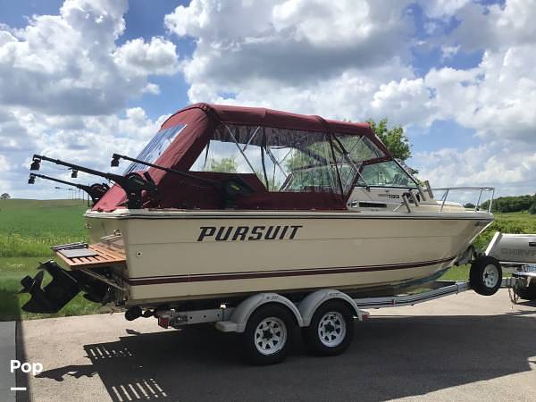 1986 Pursuit 2200 Power boat for Sale in Rochester, MN