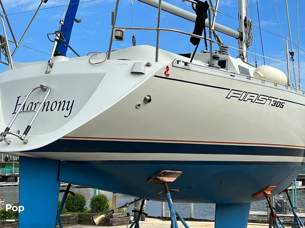 1985 Beneteau First 305 Sailboat for Sale in Racine, WI
