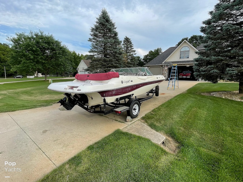 2003 Kayot V200 Deck Boat for Sale in Mattawan, MI