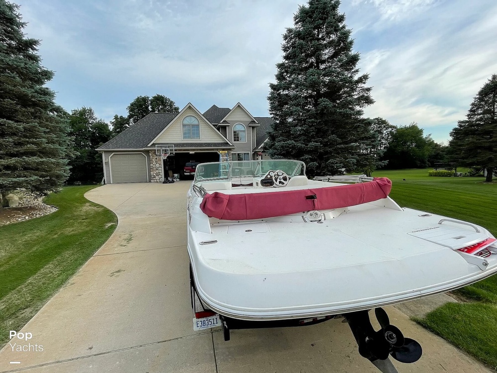 2003 Kayot V200 Deck Boat for Sale in Mattawan, MI