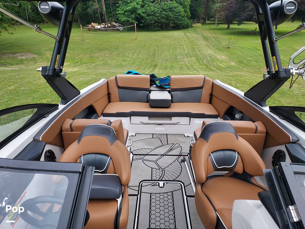 2018 Scarab 255 ID Wake Edition Power boat for Sale in Geneva, OH